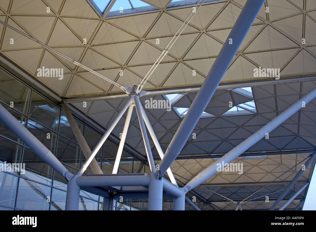 Stanstead Airport terminal building entrance canopy roof steelwork ...