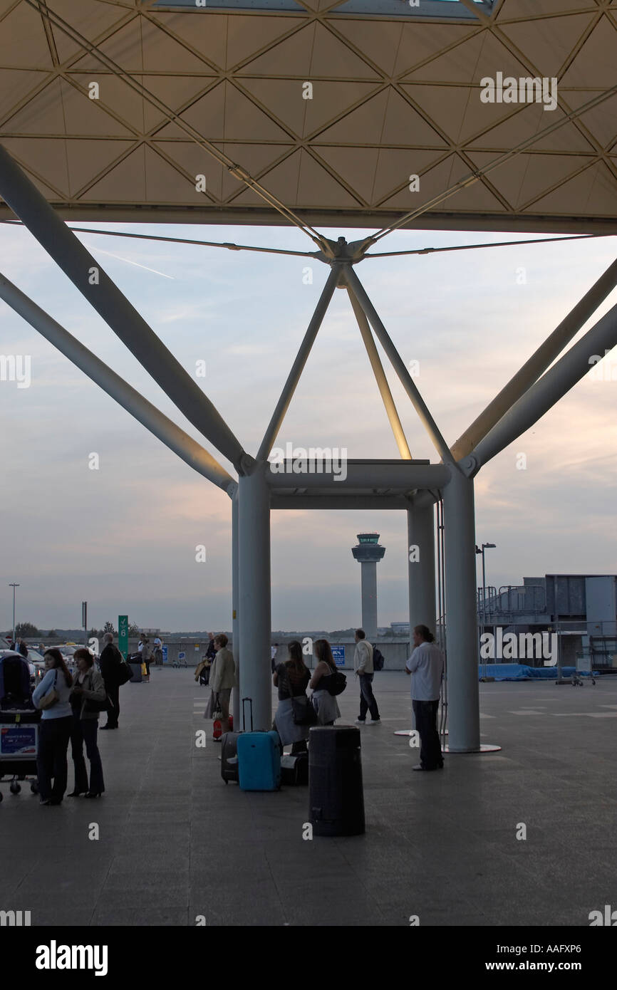 Stanstead Airport terminal building entrance canopy roof steelwork ...