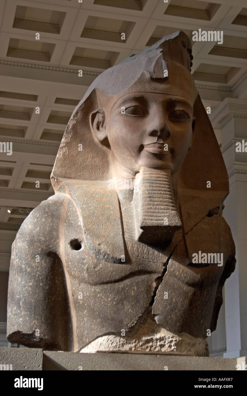 Granite ancient Egyptian statue of Rameses II Stock Photo - Alamy Granite ancient Egyptian statue of Rameses II Stock Photo - Alamy