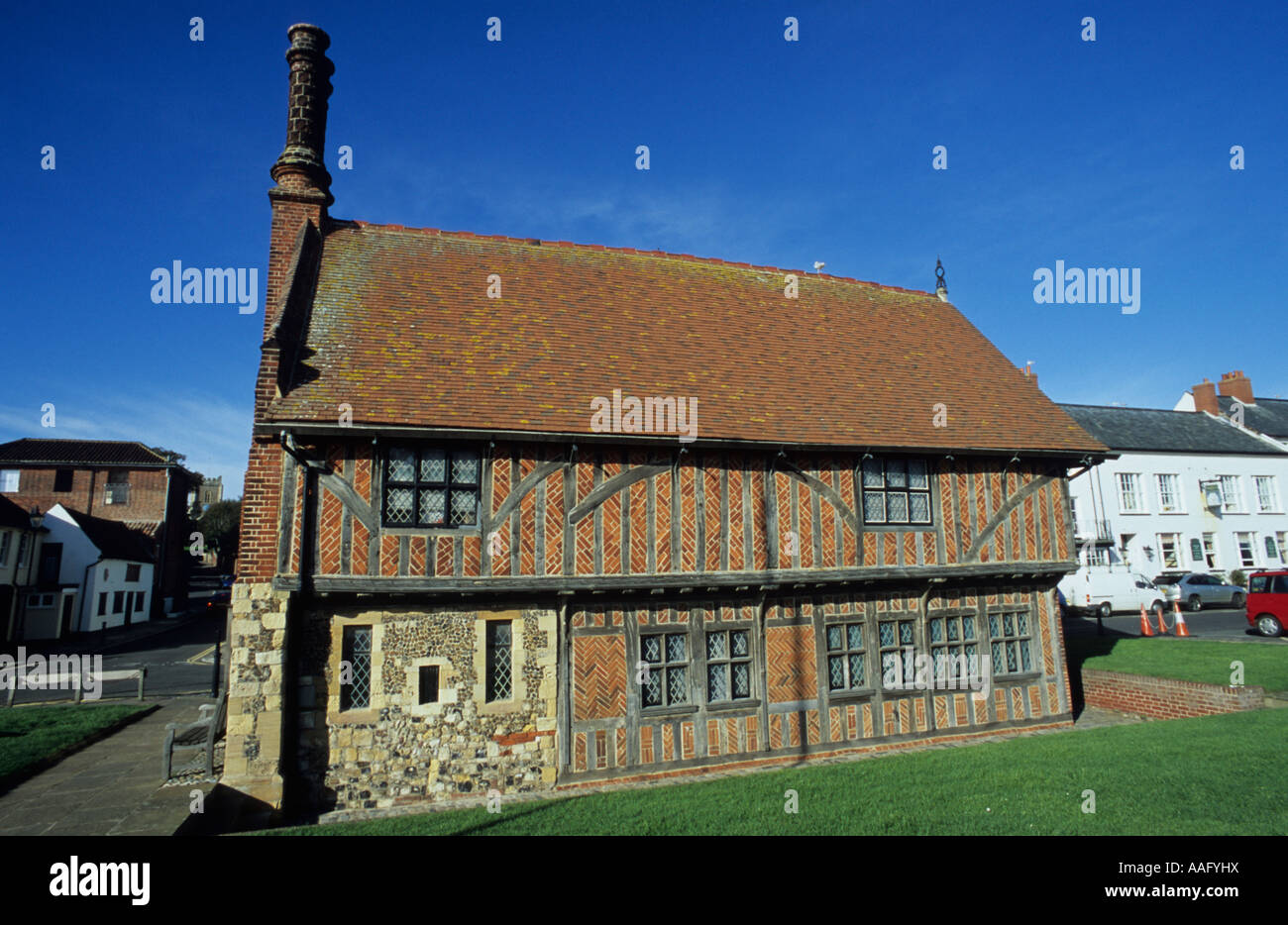 16th century suffolk buildings hi-res stock photography and images - Alamy