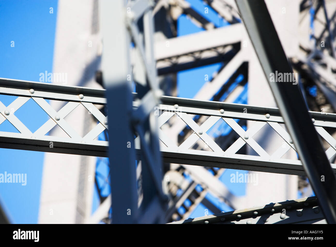 Moving steel beams hi-res stock photography and images - Alamy