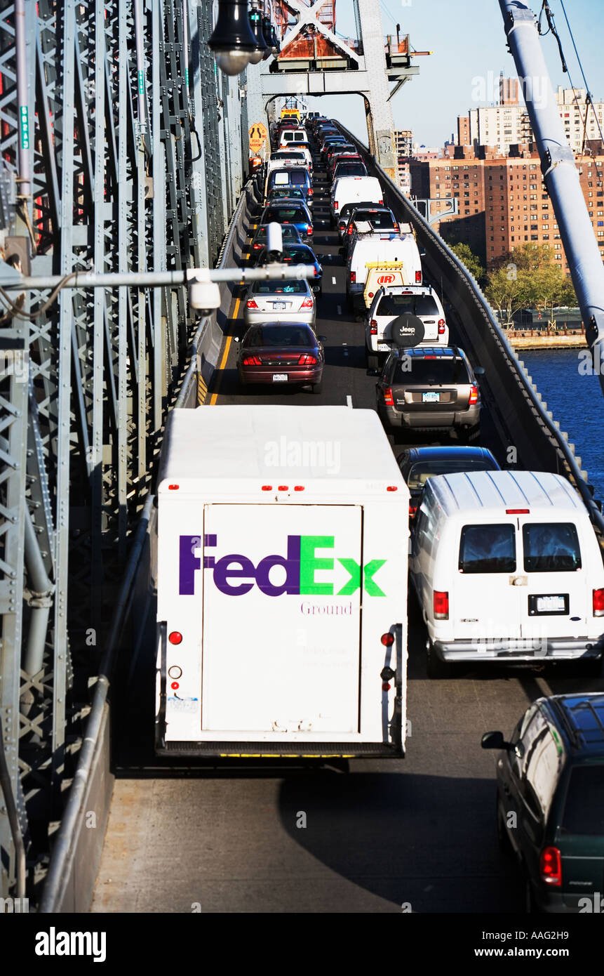 FEDEX TRUCK ON BRIDGE Stock Photo - Alamy