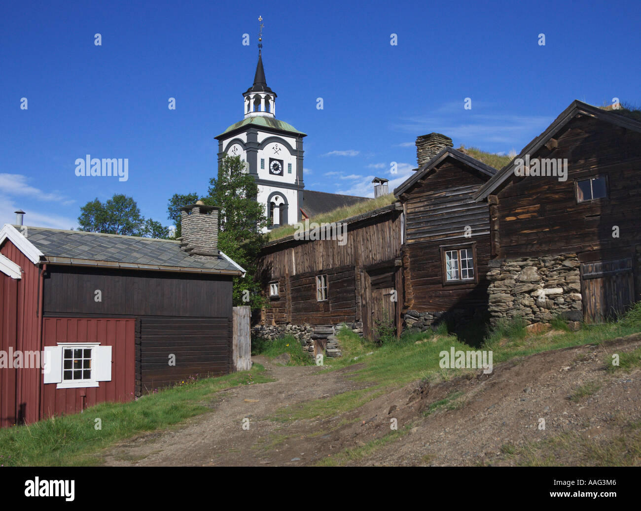Traditional timber buildings and church Roros Norway Stock Photo - Alamy
