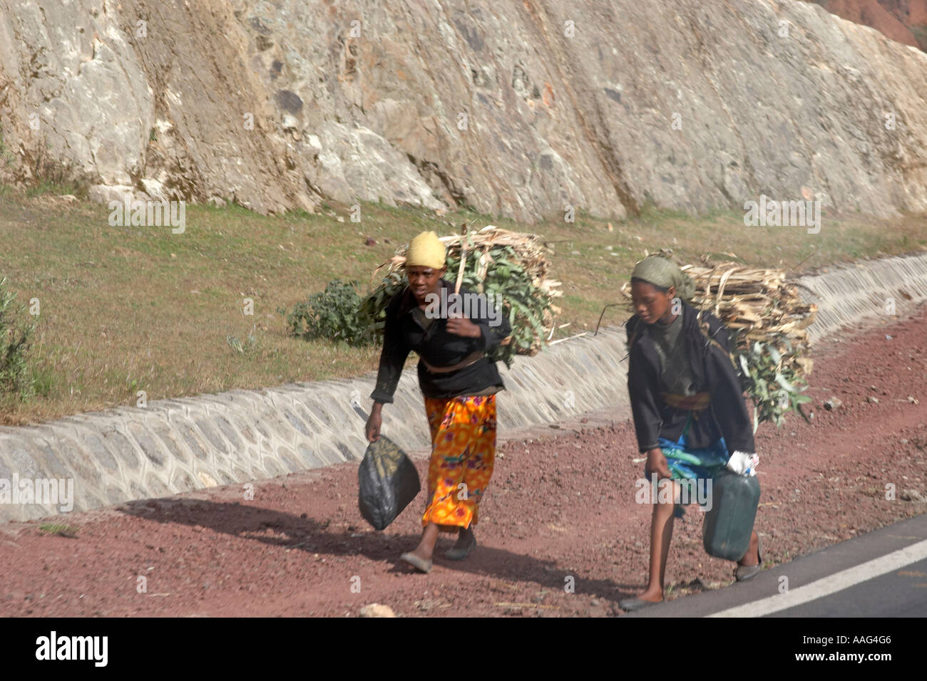 Women labouring hi-res stock photography and images - Alamy