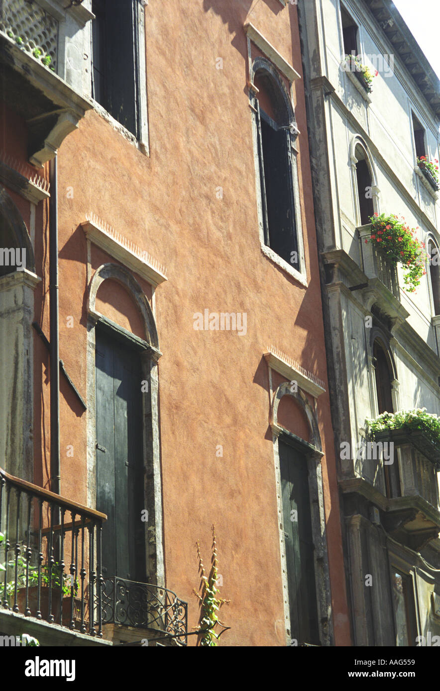 Venetian style house shutters hi-res stock photography and images - Alamy
