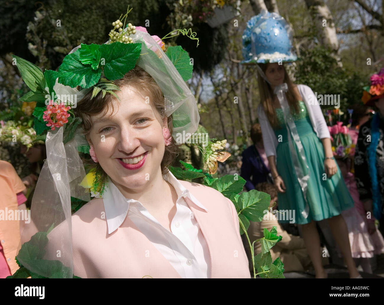 Easter bonnet competition hi-res stock photography and images - Alamy