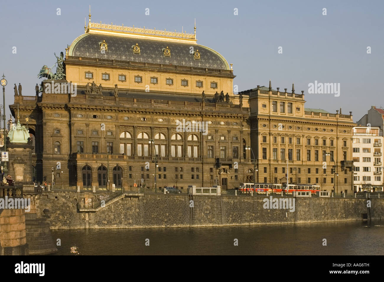 Theatre national theatres new hi-res stock photography and images - Alamy