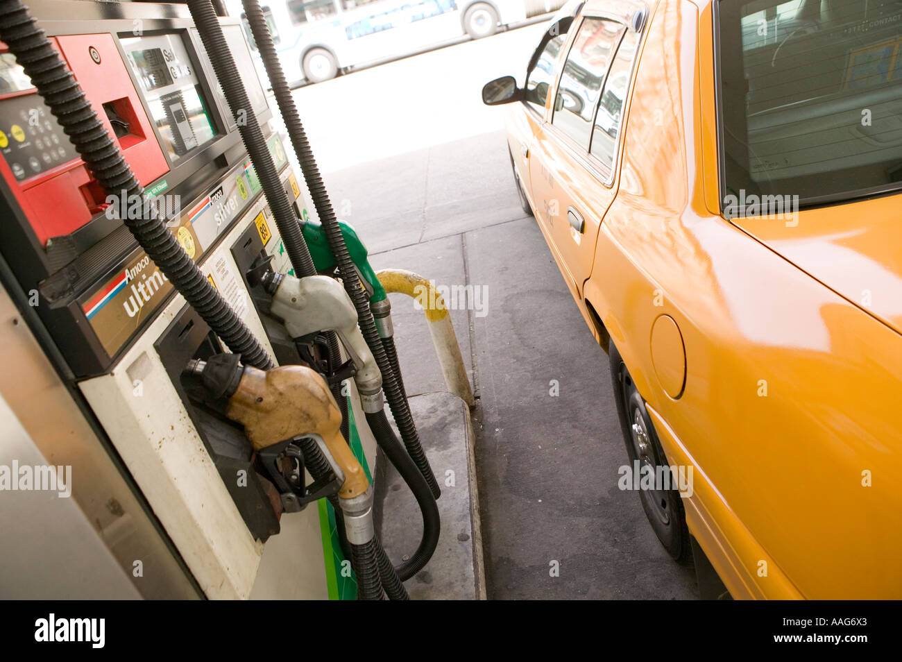 Yellow pump hi-res stock photography and images - Alamy