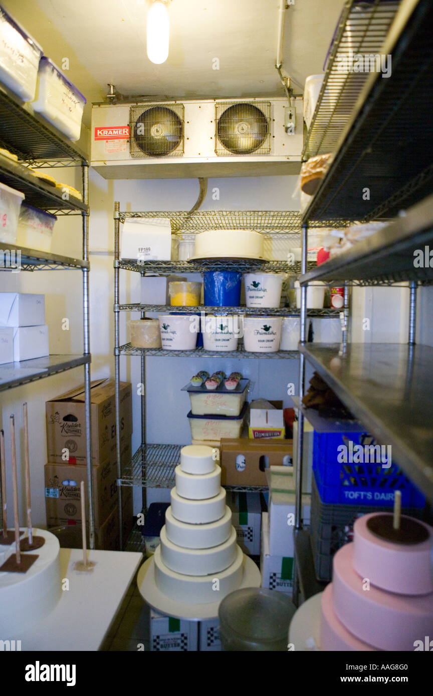 Inside a wedding cake baker s cold room in New York City USA April 2006 ...