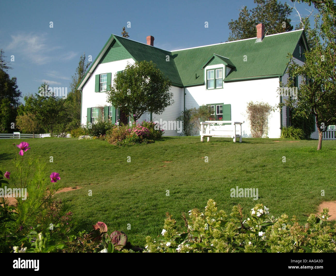 Historic canada national park images hi-res stock photography and ...