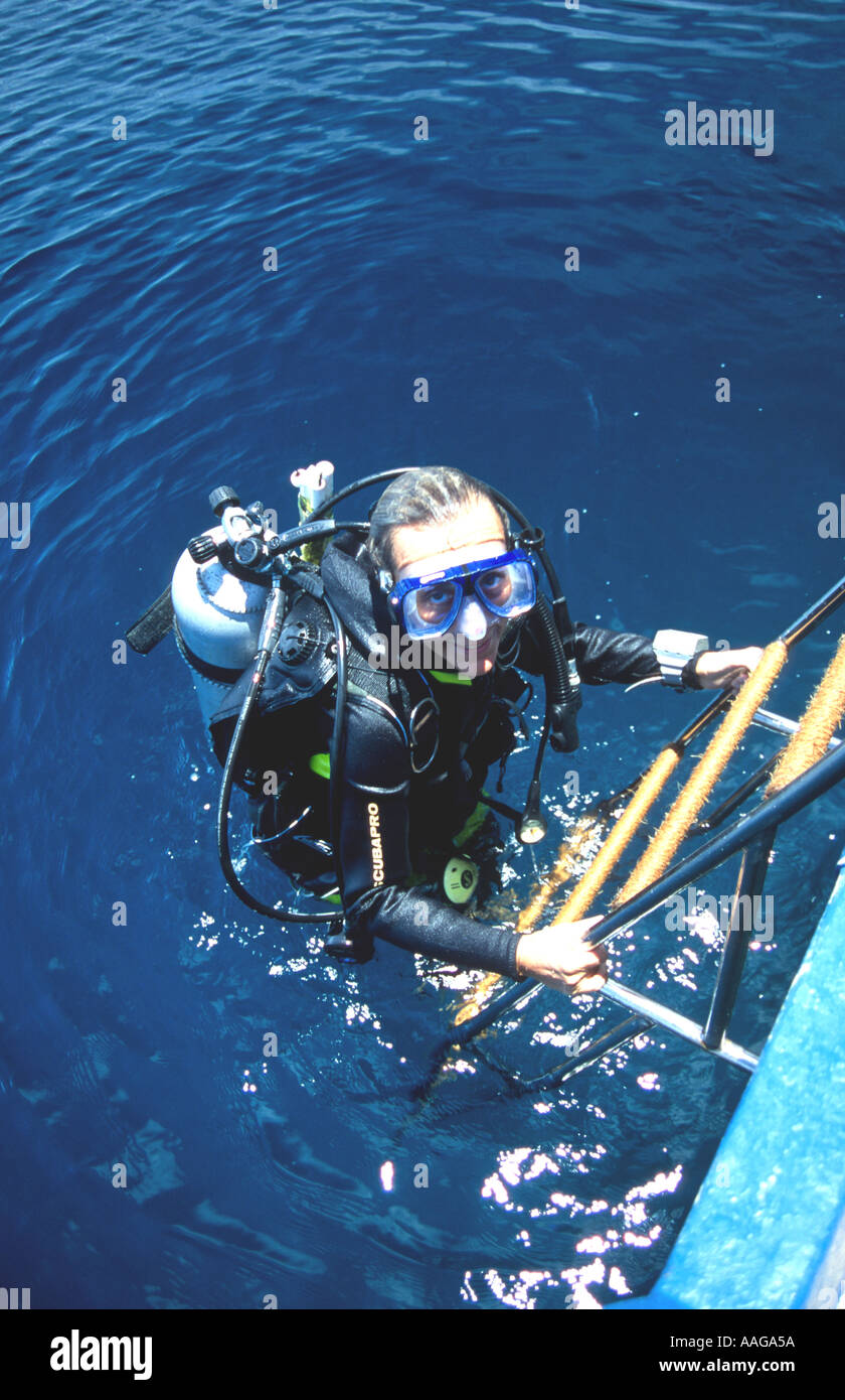Lady scuba diver hi-res stock photography and images - Alamy