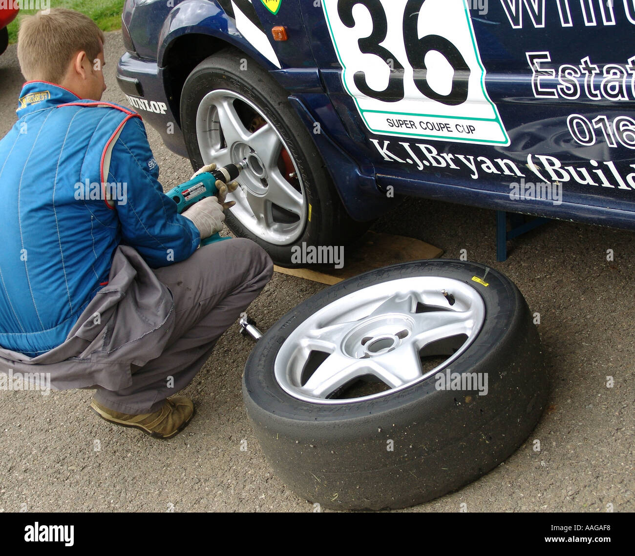 Tyre Fitter High Resolution Stock Photography and Images - Alamy