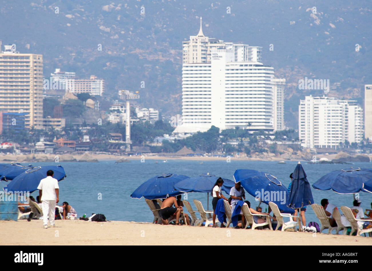 People at beach Acapulco de Juárez Guerrero Mexico Stock Photo - Alamy