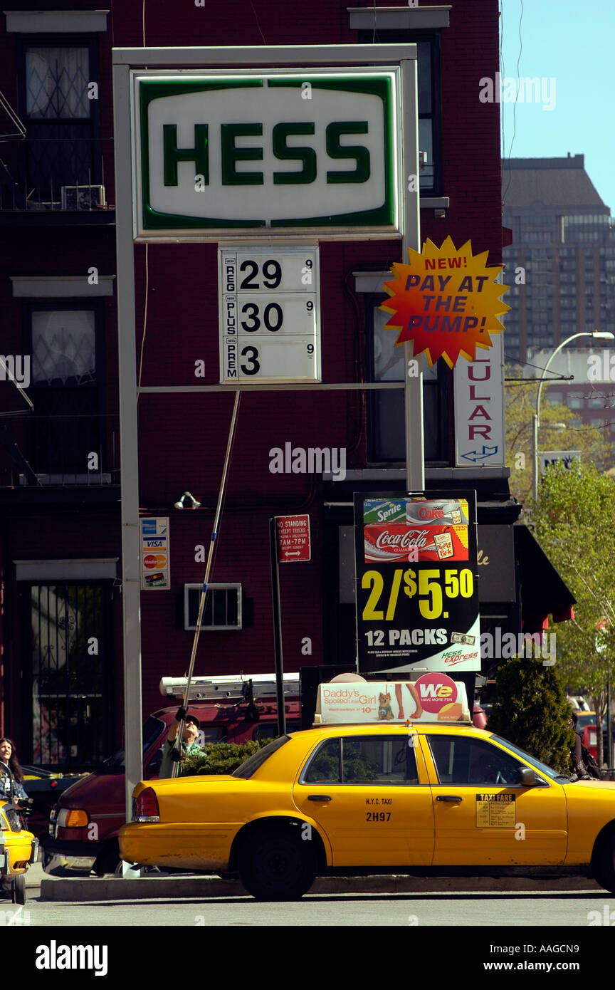 Hess gas station hi-res stock photography and images - Alamy