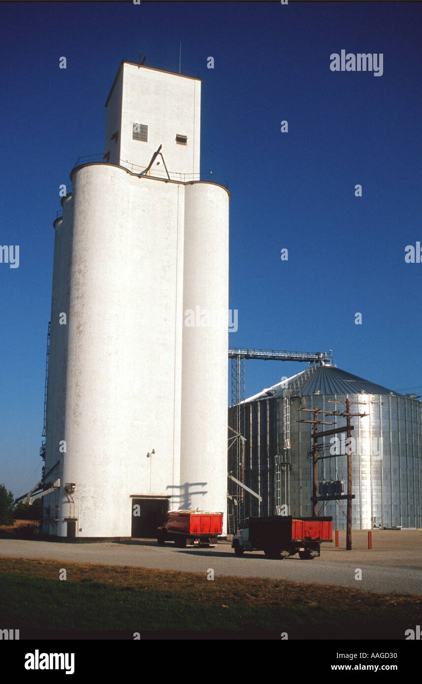 INDIANA Elkhart County Grain elevator and metal storage bins loaded red ...