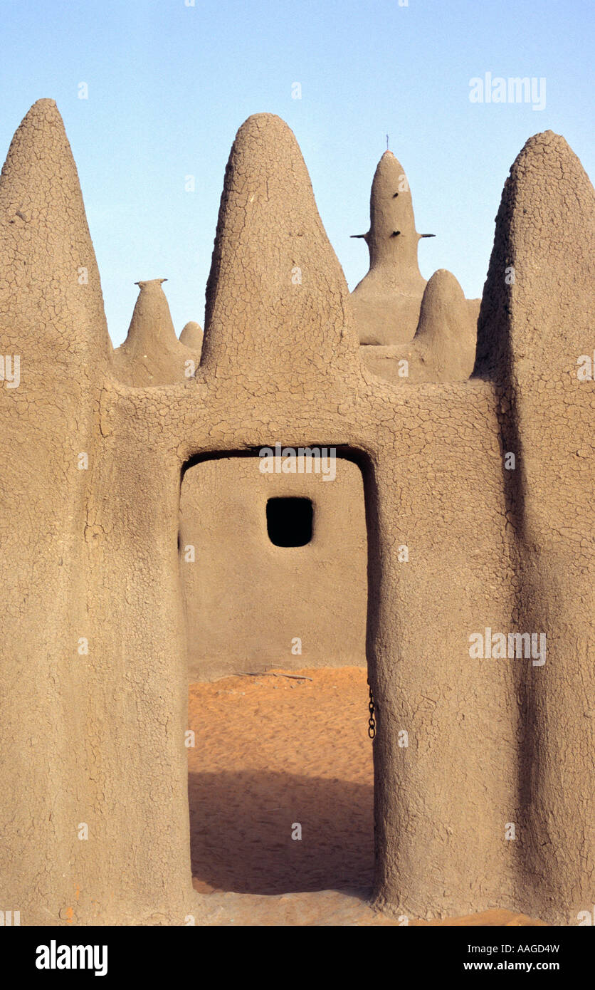 Entry mud brick hi-res stock photography and images - Alamy