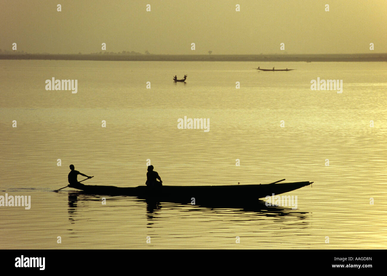 Pirogue Wooden On Niger River High Resolution Stock Photography and ...