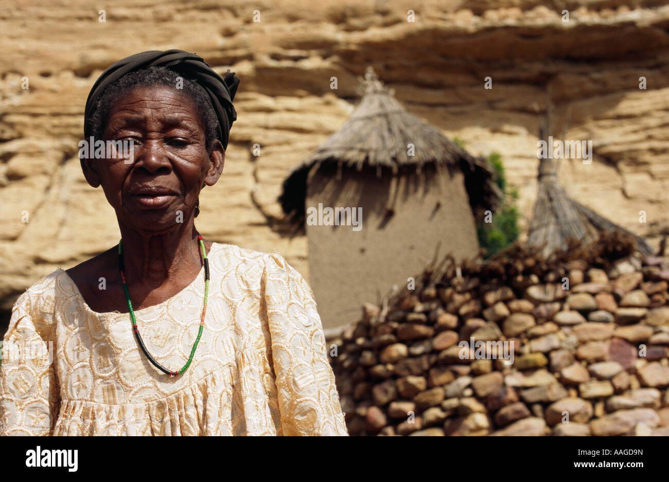 Mali dogon women tribe hi-res stock photography and images - Alamy