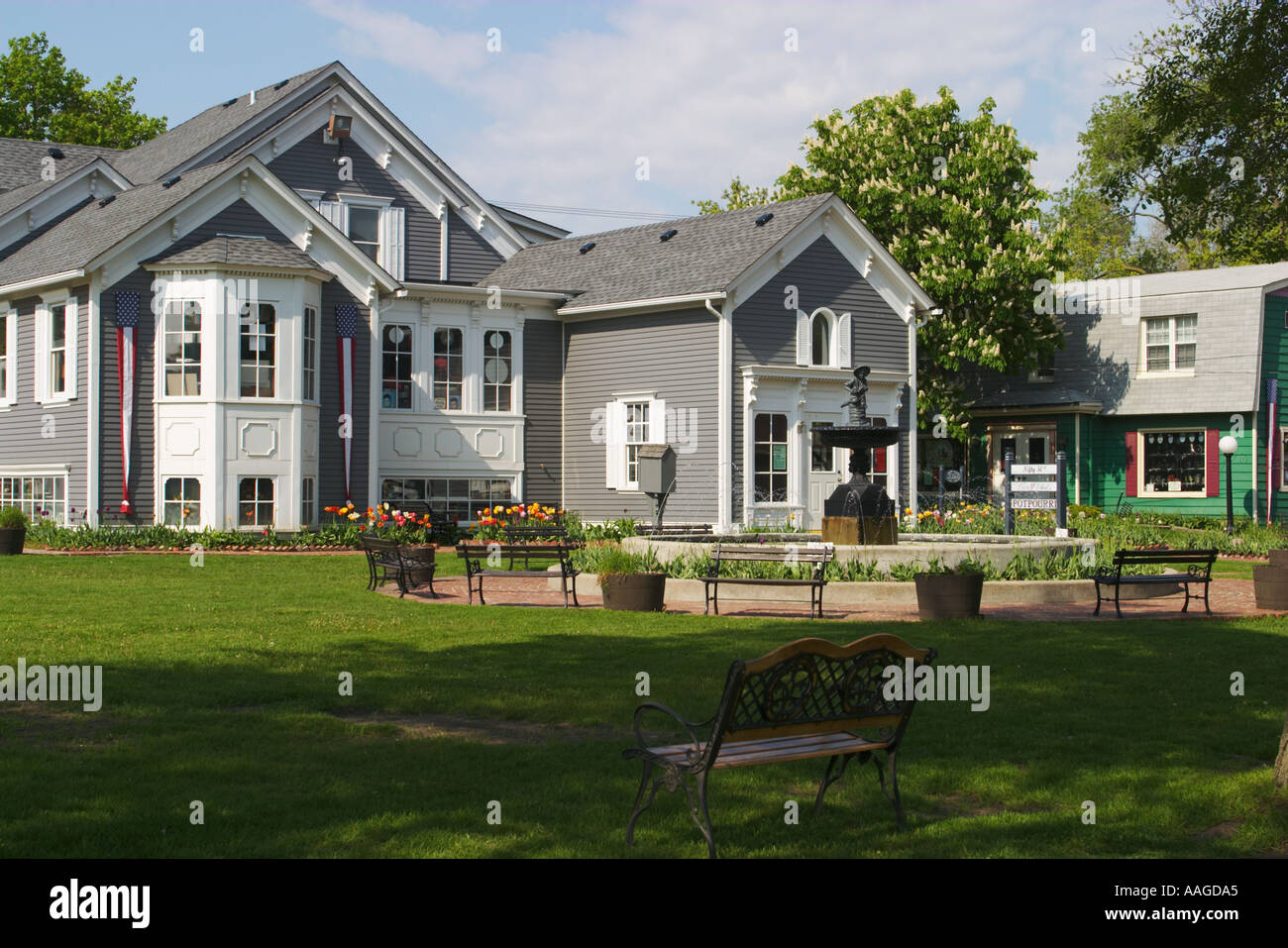 ILLINOIS Long Grove Benches and fountain in quaint shopping district in ...