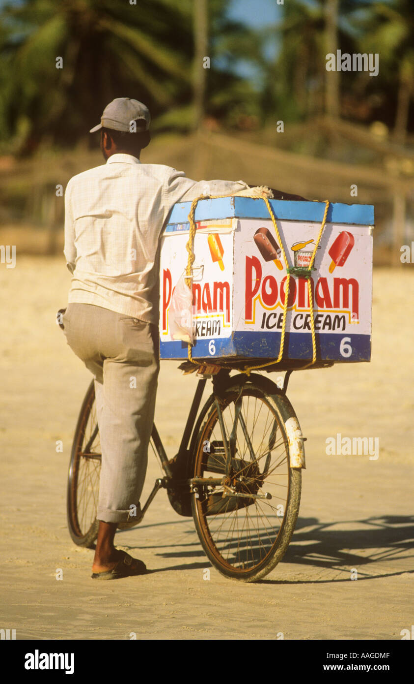 Ice cream vendor india hi-res stock photography and images - Alamy