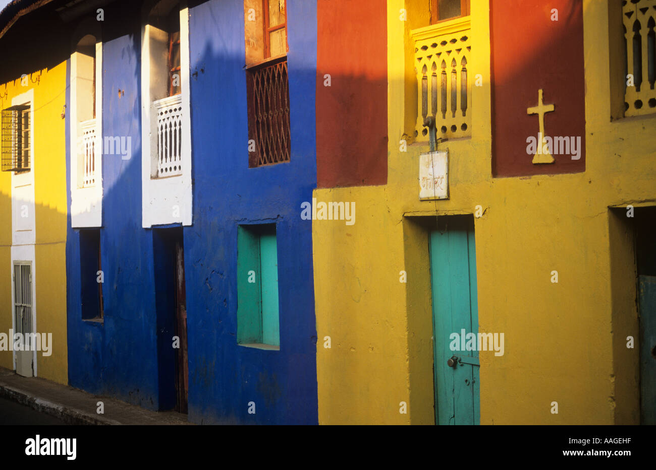 Goa portuguese houses hi-res stock photography and images - Alamy