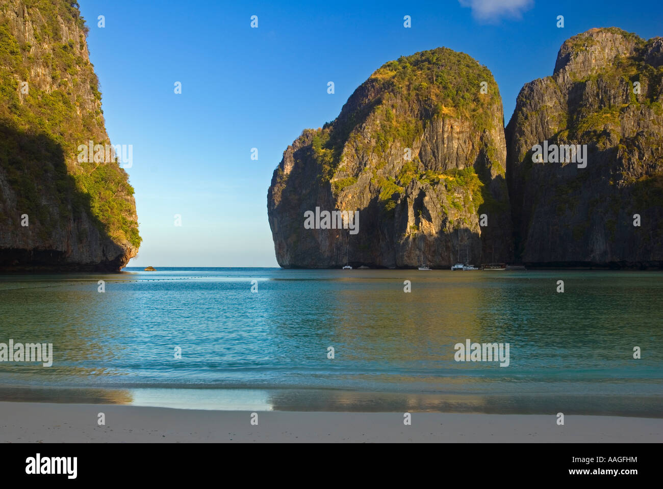 The Beach Maya Bay Kho Phi Phi Leh Island Krabi Andaman Thailand South ...