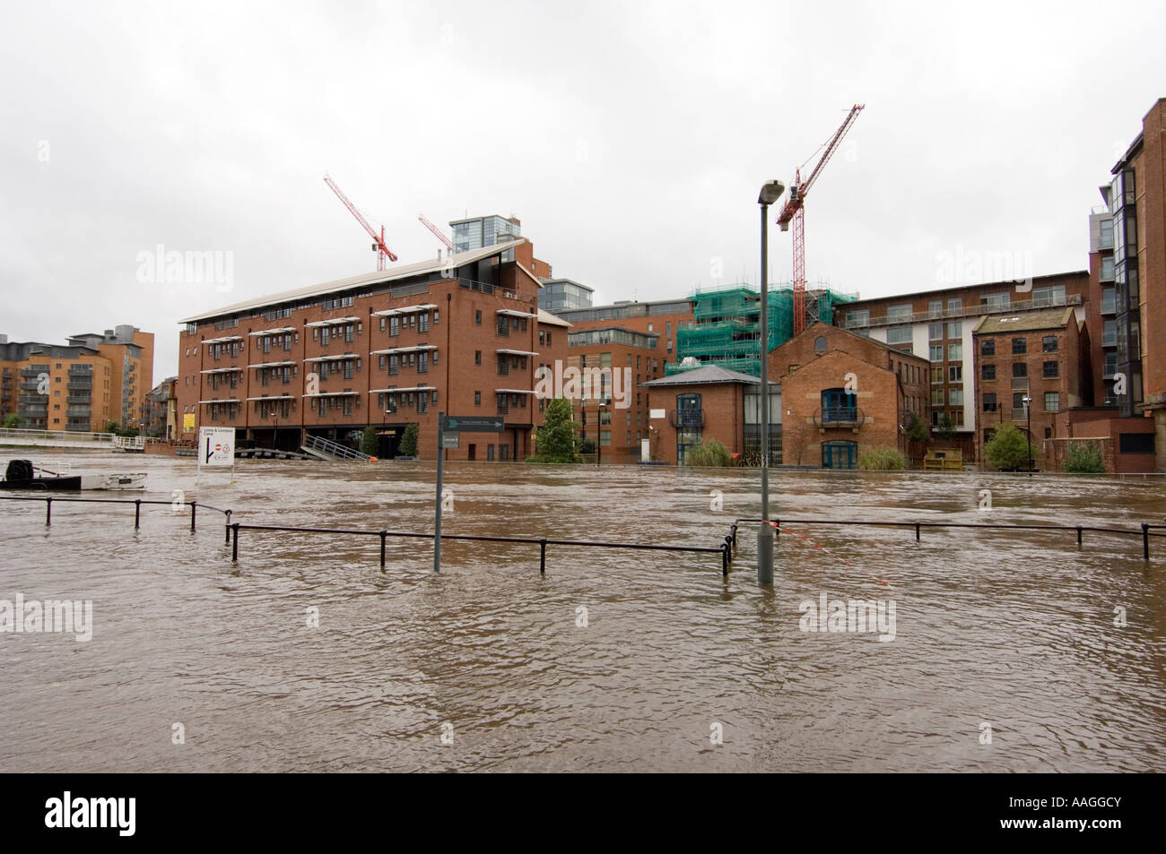 Flooded River Aire & Leeds Liverpool Canal at Clarence Dock Royal ...