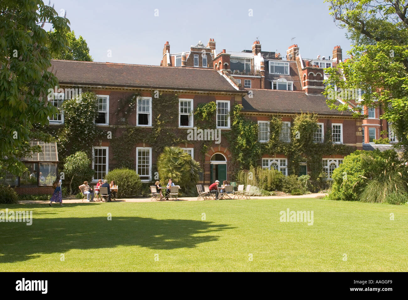 Chelsea physic garden hi-res stock photography and images - Alamy