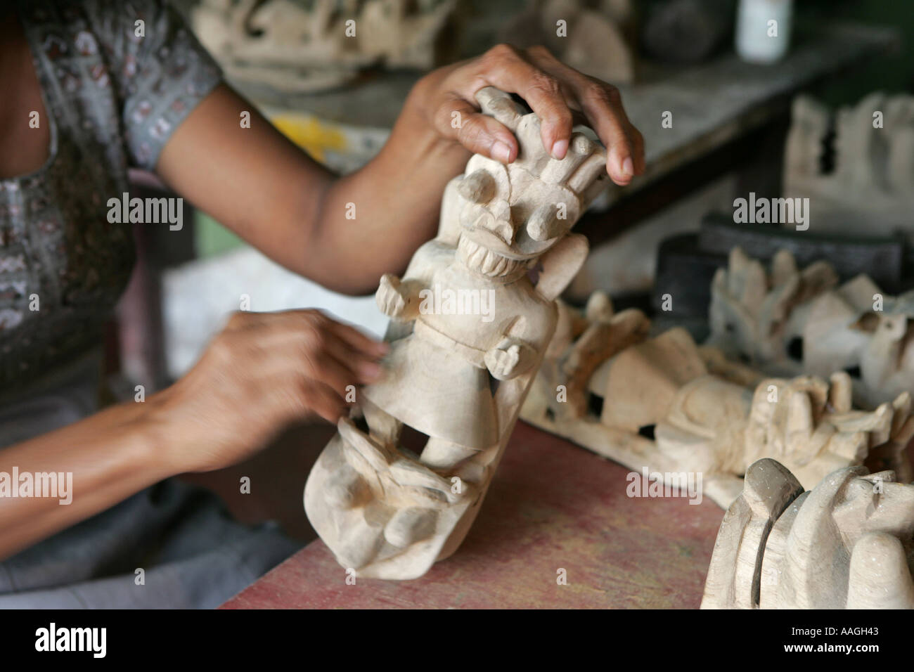 Making of traditional masks in Sri Lanka Stock Photo - Alamy