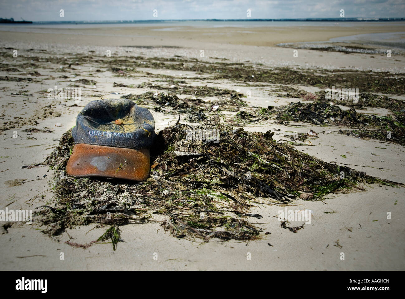 Queen Mary 2 Flotsam and Jestom Stock Photo - Alamy