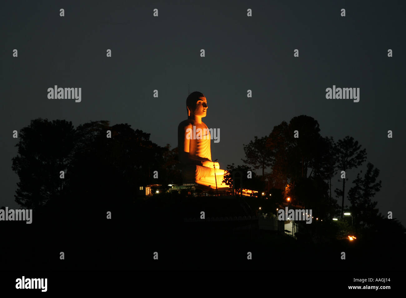 Asgiriya monastery on a hill above the city of Kandy in Sri Lanka Stock ...