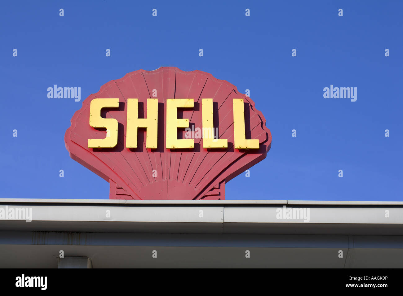 Old shell logo hi-res stock photography and images - Alamy