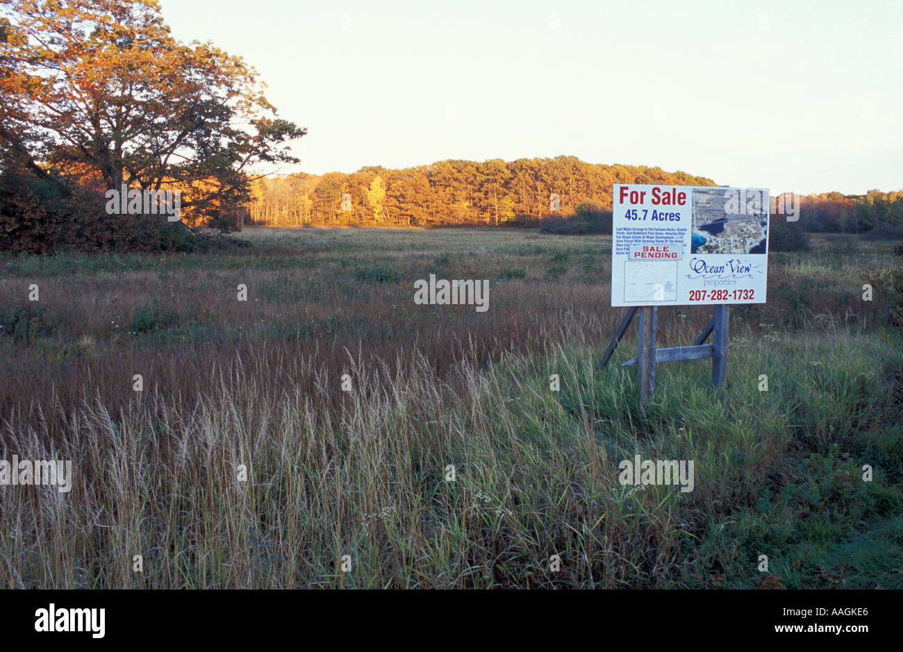 Pending rocks hi-res stock photography and images - Alamy