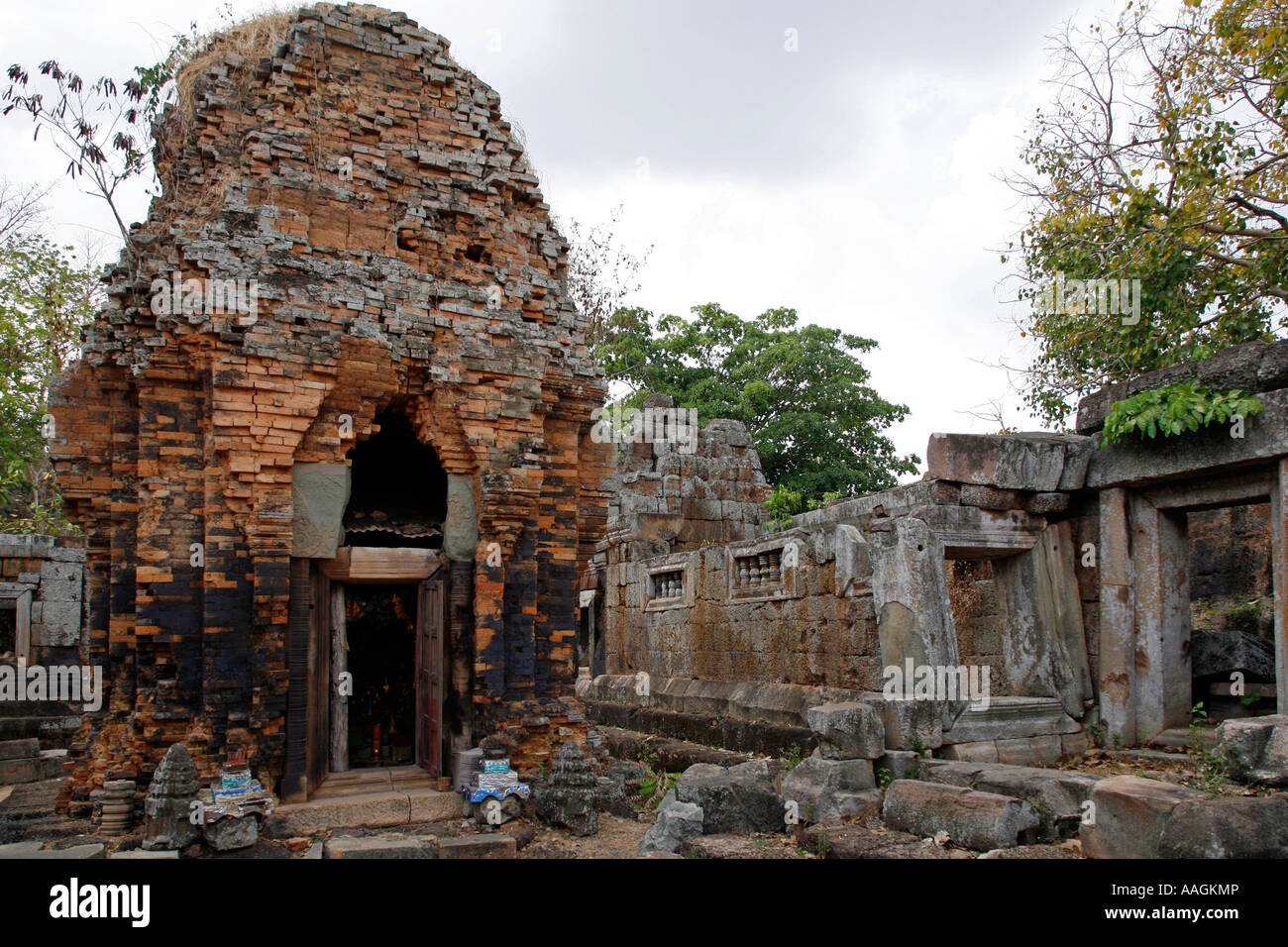 Phnom penh chisor temple hi-res stock photography and images - Alamy