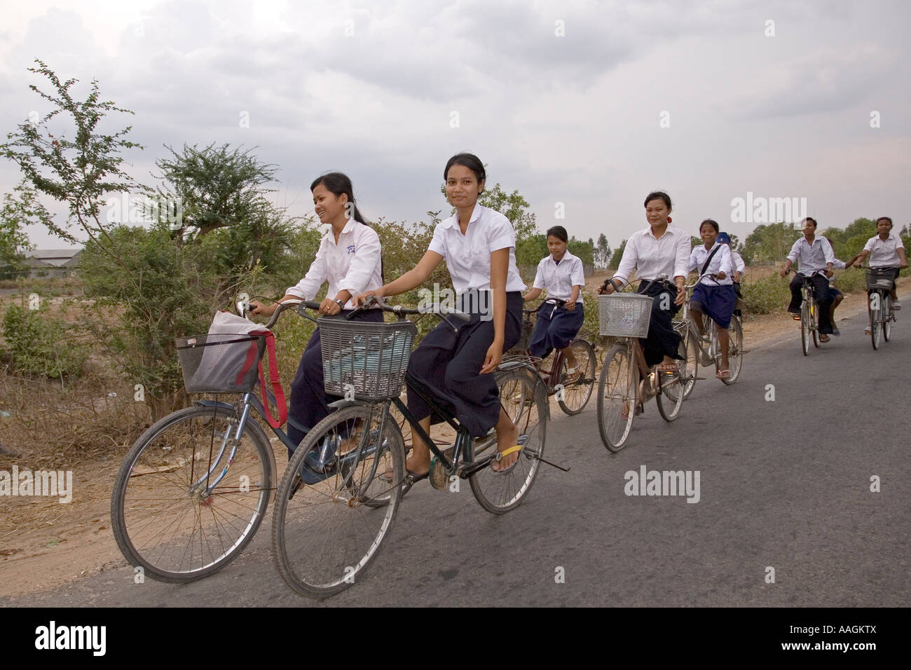Khmer school children near Phnom Penh Cambodia Stock Photo - Alamy