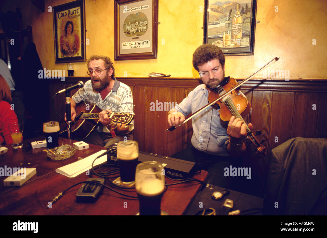 Barmusic hi-res stock photography and images - Alamy