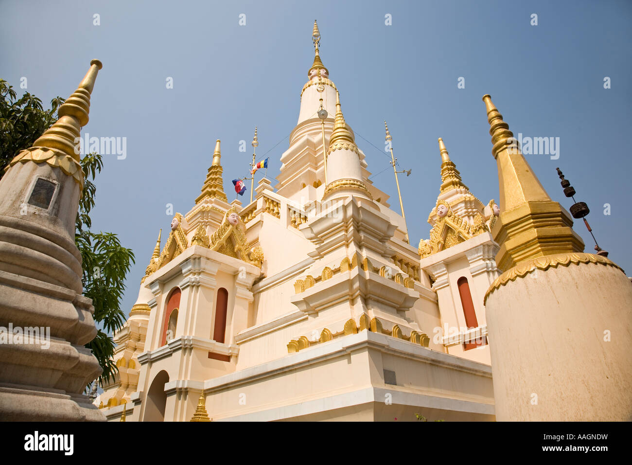 Wat Botum Phnom Penh Cambodia Stock Photo - Alamy