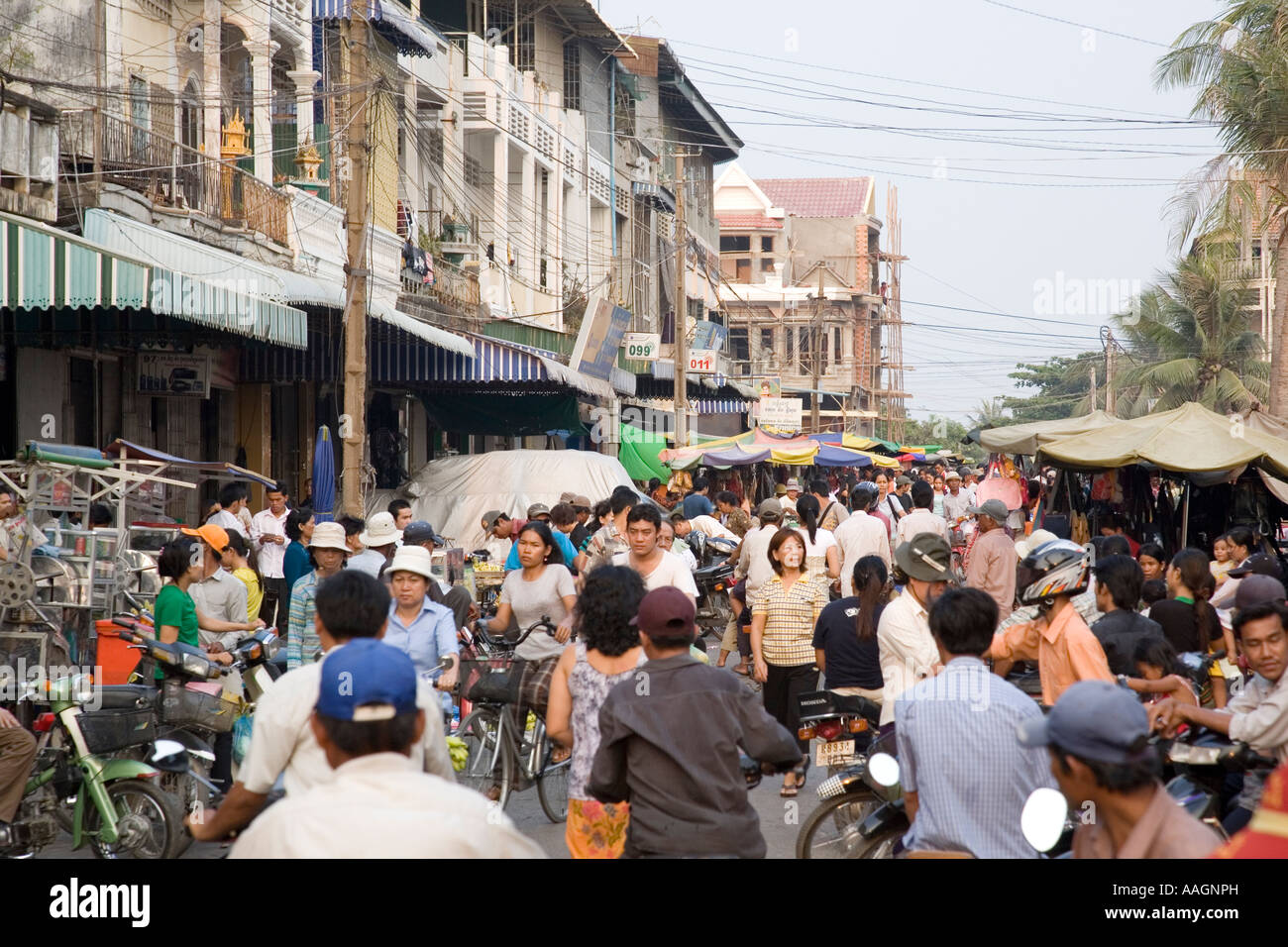 Phnom penh russian market hi-res stock photography and images - Alamy