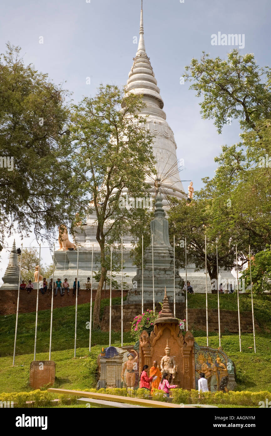 Wat Phnom Phnom Penh Cambodia Stock Photo - Alamy