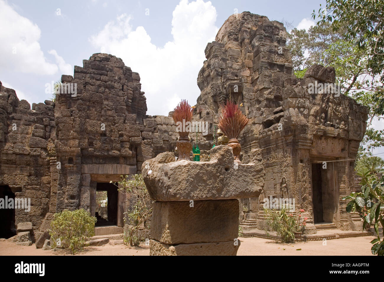 Ta prohm of tonle bati hi-res stock photography and images - Alamy