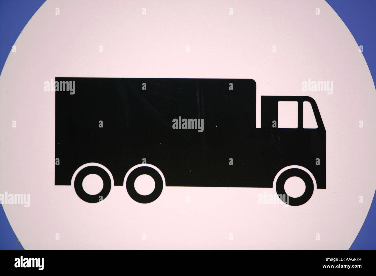 roadsign depicting a lorry Stock Photo - Alamy