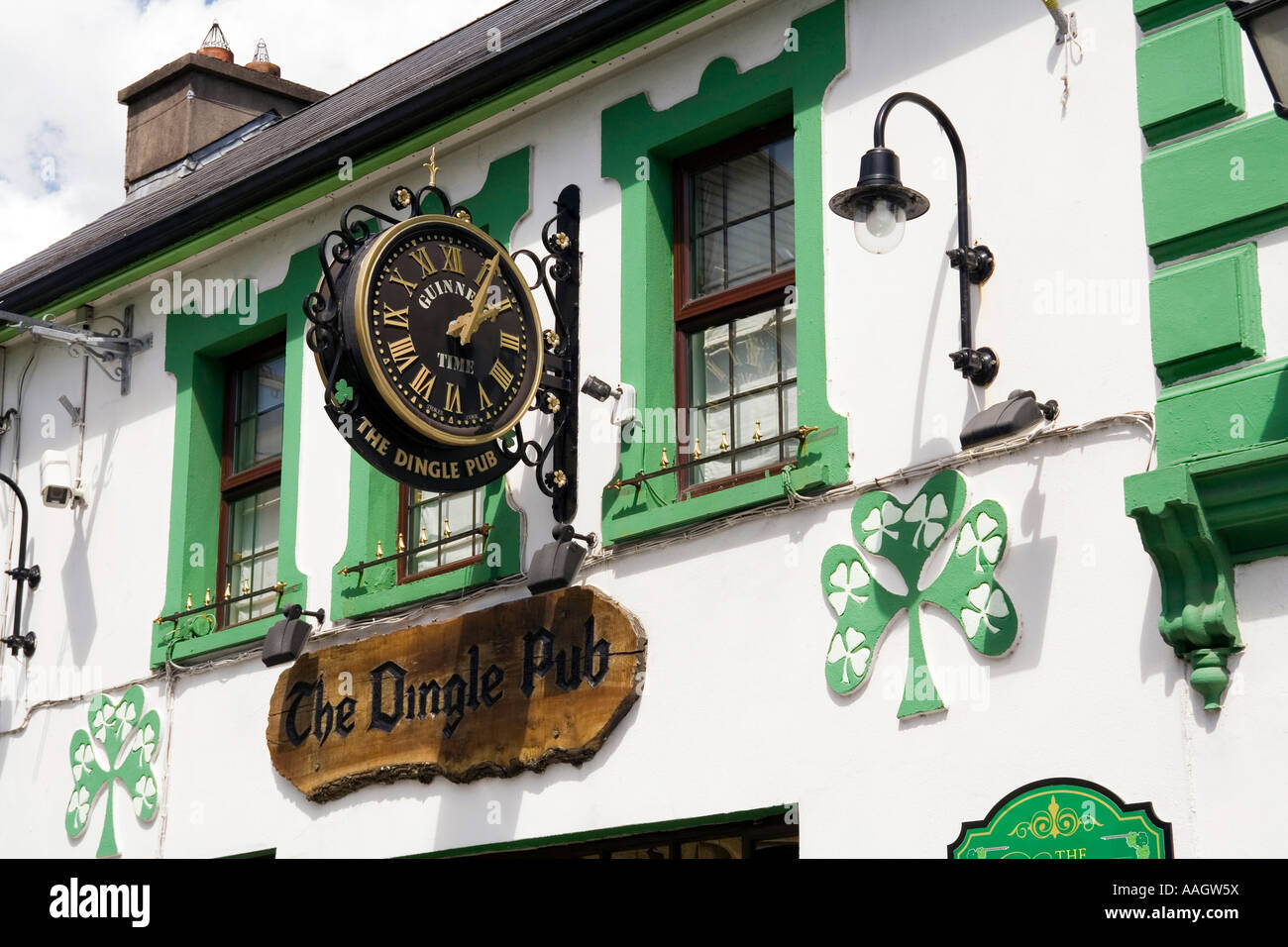 Guinness beer visitor centre hi-res stock photography and images - Alamy