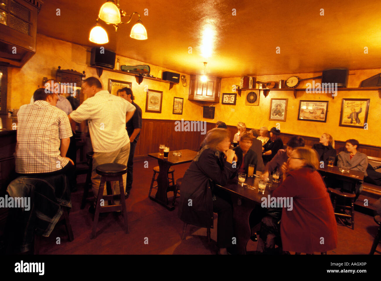 Guests in The Brazen Head pub Dublin Dublin Ireland Stock Photo - Alamy Guests in The Brazen Head pub Dublin Dublin Ireland Stock Photo - Alamy
