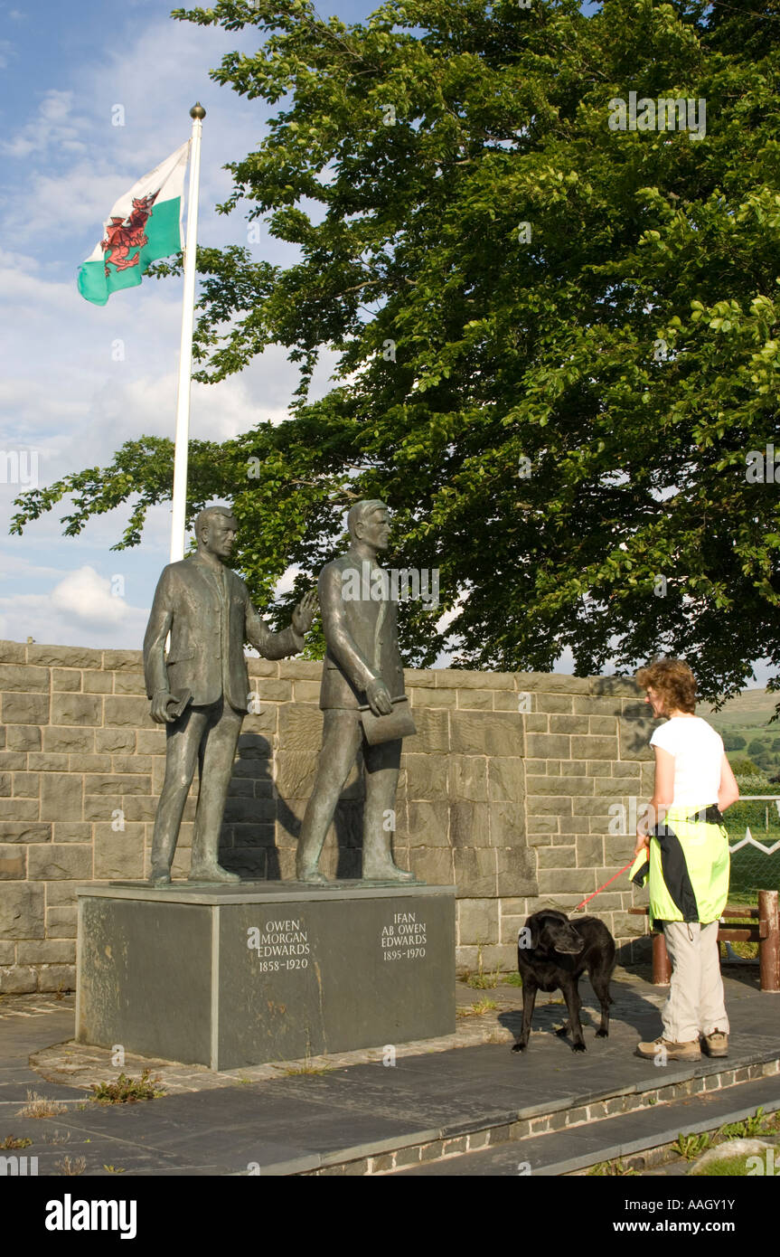 Statue of Owen Morgan 'OM' Edwards and Ifan ab Owen Edwards, welsh ...