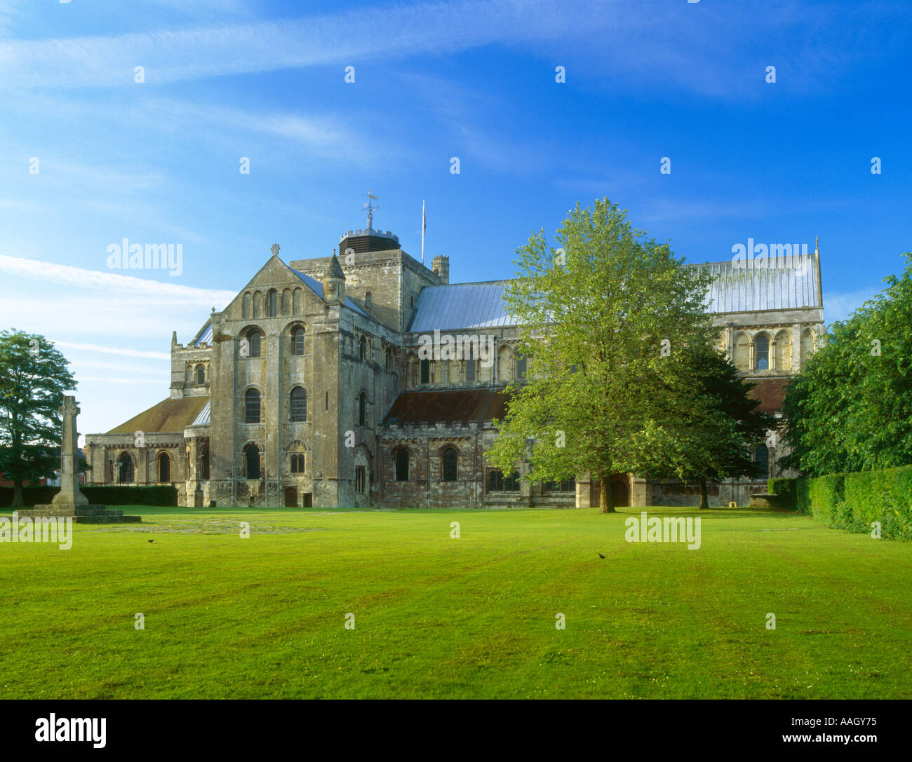 Romsey Abbey and War Memorial Hampshire England Stock Photo - Alamy