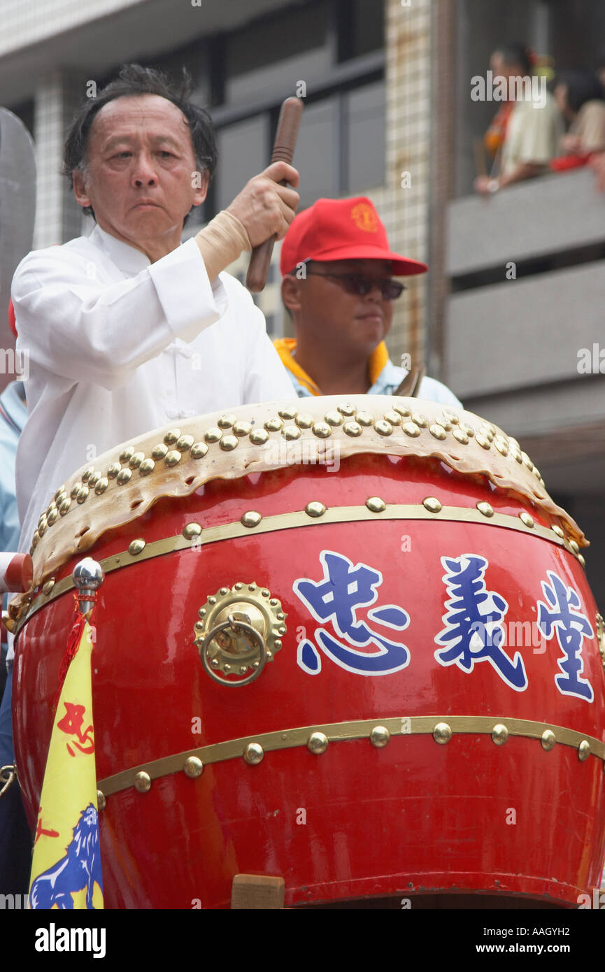Man banging drum hi-res stock photography and images - Alamy