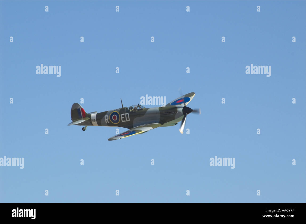 Supermarine Spitfire flying (front quarter view Stock Photo - Alamy