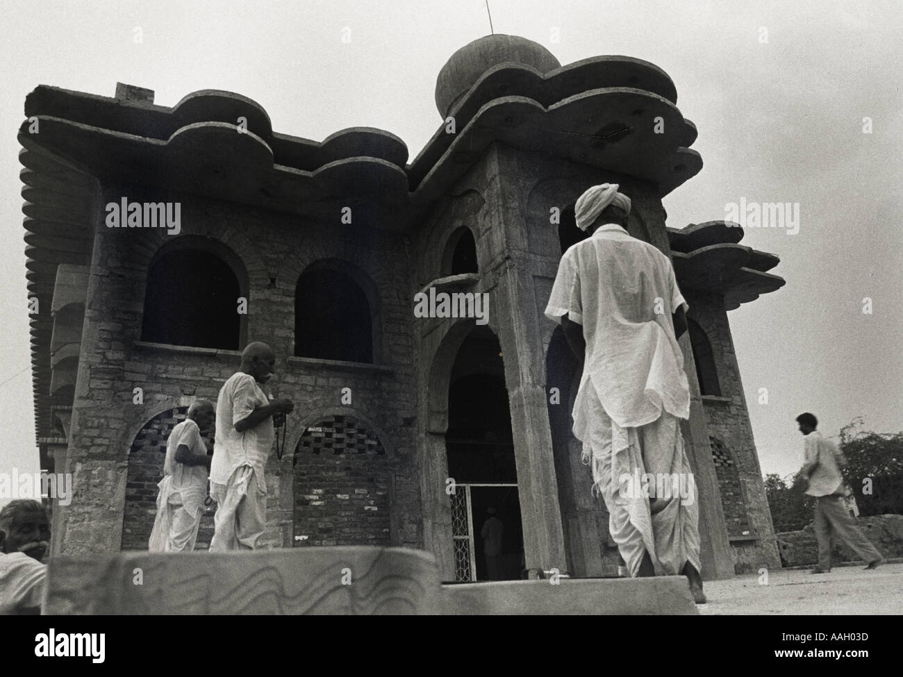 Men at a temple Bishnoi tribe Rajasthan India Stock Photo - Alamy