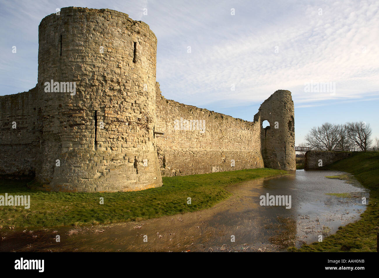 Pevensey castle saxon hi-res stock photography and images - Alamy