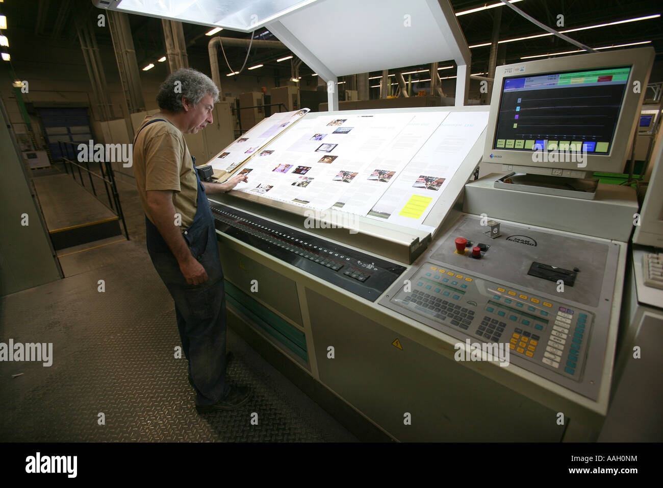 Book printing hi-res stock photography and images - Alamy
